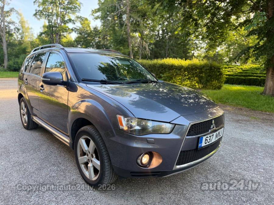 Pelēks Mitsubishi Outlander 2010 Tallina, ar dzinēja tilpumu 2.40 L un nobraukumu 200 tūkst. km par 4700 €, foto 8 vietnē AUTOMOTO.COM.LV