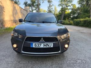 Pelēks Mitsubishi Outlander 2010 Tallina, ar dzinēja tilpumu 2.40 L un nobraukumu 200 tūkst. km par 4700 €, foto 9 vietnē AUTOMOTO.COM.LV