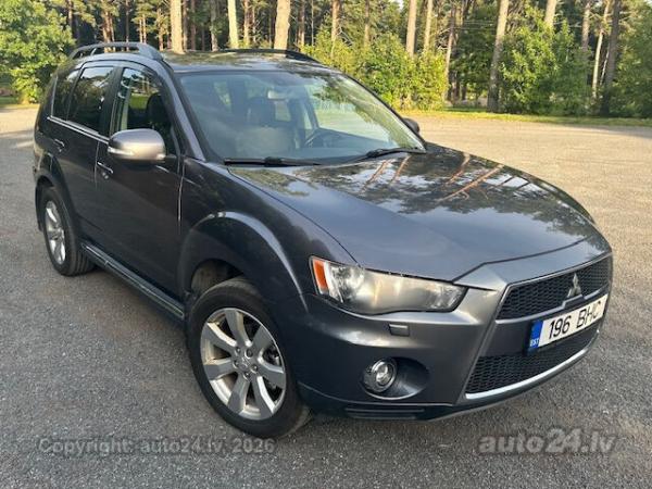 Grey Mitsubishi Outlander 2012 in Tallinn, with an engine capacity of 2.40 L and mileage of 233 thousand km for 5690 €, photo 1 on AUTOMOTO.COM.LV