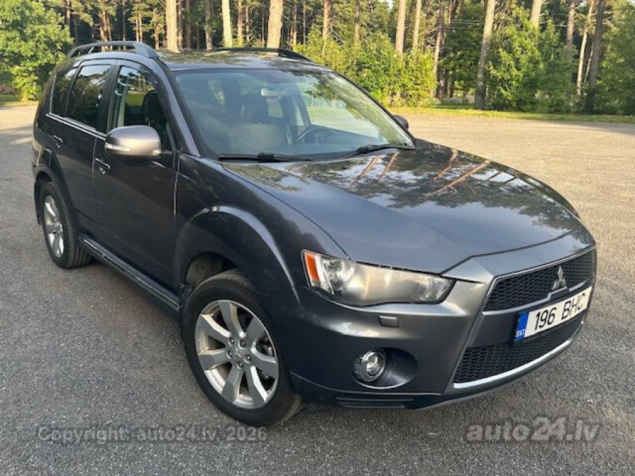 Pelēks Mitsubishi Outlander 2012 Tallina, ar dzinēja tilpumu 2.40 L un nobraukumu 233 tūkst. km par 5690 €, foto 1 vietnē AUTOMOTO.COM.LV