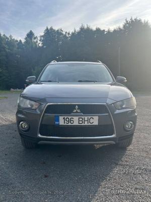 Pelēks Mitsubishi Outlander 2012 Tallina, ar dzinēja tilpumu 2.40 L un nobraukumu 233 tūkst. km par 5690 €, foto 3 vietnē AUTOMOTO.COM.LV