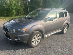 Pelēks Mitsubishi Outlander 2012 Tallina, ar dzinēja tilpumu 2.40 L un nobraukumu 233 tūkst. km par 5690 €, foto 4 vietnē AUTOMOTO.COM.LV