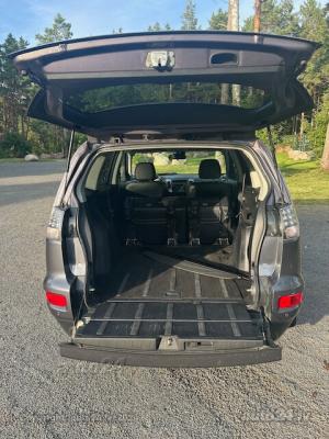 Pelēks Mitsubishi Outlander 2012 Tallina, ar dzinēja tilpumu 2.40 L un nobraukumu 233 tūkst. km par 5690 €, foto 7 vietnē AUTOMOTO.COM.LV