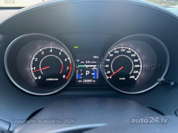 Grey Mitsubishi Outlander 2012 in Tallinn, with an engine capacity of 2.40 L and mileage of 233 thousand km for 5690 €, photo 10 on AUTOMOTO.COM.LV