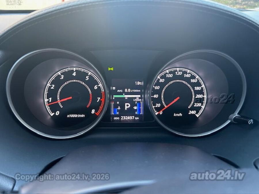 Pelēks Mitsubishi Outlander 2012 Tallina, ar dzinēja tilpumu 2.40 L un nobraukumu 233 tūkst. km par 5690 €, foto 11 vietnē AUTOMOTO.COM.LV