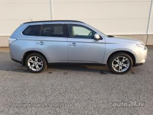 Pelēks Mitsubishi Outlander 2014 Valga, ar dzinēja tilpumu 2.30 L un nobraukumu 207 tūkst. km par 9900 €, foto 3 vietnē AUTOMOTO.COM.LV