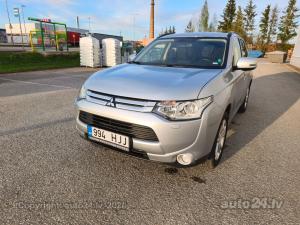 Pelēks Mitsubishi Outlander 2014 Valga, ar dzinēja tilpumu 2.30 L un nobraukumu 207 tūkst. km par 9900 €, foto 5 vietnē AUTOMOTO.COM.LV