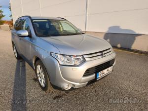Pelēks Mitsubishi Outlander 2014 Valga, ar dzinēja tilpumu 2.30 L un nobraukumu 207 tūkst. km par 9900 €, foto 9 vietnē AUTOMOTO.COM.LV