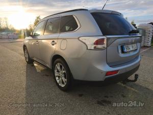 Pelēks Mitsubishi Outlander 2014 Valga, ar dzinēja tilpumu 2.30 L un nobraukumu 207 tūkst. km par 9900 €, foto 17 vietnē AUTOMOTO.COM.LV