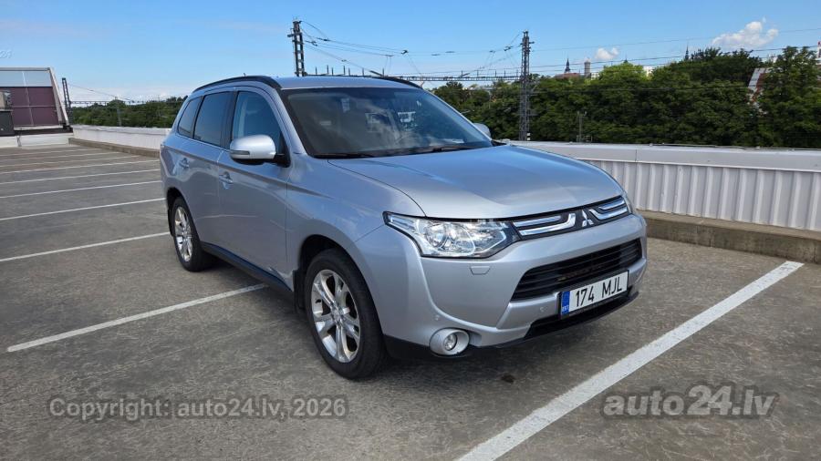 Pelēks Mitsubishi Outlander 2014 Tallina, ar dzinēja tilpumu 2.00 L un nobraukumu 280 tūkst. km par 5990 €, foto 4 vietnē AUTOMOTO.COM.LV