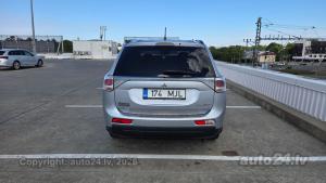 Pelēks Mitsubishi Outlander 2014 Tallina, ar dzinēja tilpumu 2.00 L un nobraukumu 280 tūkst. km par 5990 €, foto 7 vietnē AUTOMOTO.COM.LV