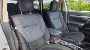 Pelēks Mitsubishi Outlander 2014 Tallina, ar dzinēja tilpumu 2.00 L un nobraukumu 280 tūkst. km par 5990 €, foto 11 vietnē AUTOMOTO.COM.LV