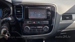 Pelēks Mitsubishi Outlander 2014 Tallina, ar dzinēja tilpumu 2.00 L un nobraukumu 280 tūkst. km par 5990 €, foto 13 vietnē AUTOMOTO.COM.LV