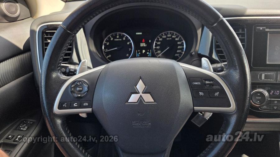 Pelēks Mitsubishi Outlander 2014 Tallina, ar dzinēja tilpumu 2.00 L un nobraukumu 280 tūkst. km par 5990 €, foto 14 vietnē AUTOMOTO.COM.LV