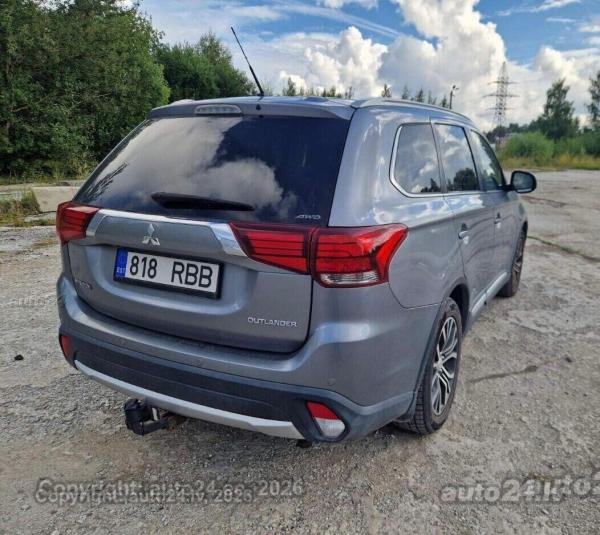 Pelēks Mitsubishi Outlander 2016 Tallina, ar dzinēja tilpumu 2.30 L un nobraukumu 215 tūkst. km par 10990 €, foto 2 vietnē AUTOMOTO.COM.LV