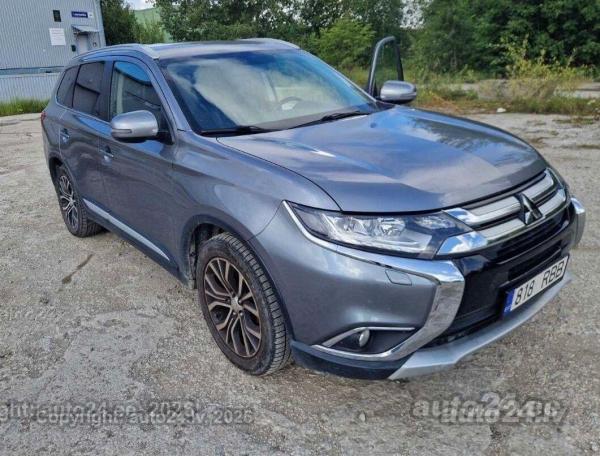 Pelēks Mitsubishi Outlander 2016 Tallina, ar dzinēja tilpumu 2.30 L un nobraukumu 215 tūkst. km par 10990 €, foto 3 vietnē AUTOMOTO.COM.LV