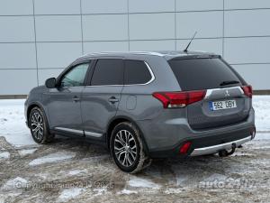 Pelēks Mitsubishi Outlander 2016 Tartu, ar dzinēja tilpumu 2.30 L un nobraukumu 202 tūkst. km par 9500 €, foto 4 vietnē AUTOMOTO.COM.LV