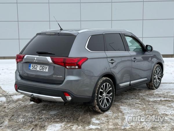 Grey Mitsubishi Outlander 2016 in Tartu, with an engine capacity of 2.30 L and mileage of 202 thousand km for 9500 €, photo 6 on AUTOMOTO.COM.LV