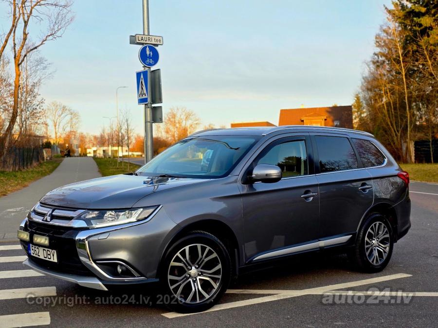 Pelēks Mitsubishi Outlander 2016 Tallina, ar dzinēja tilpumu 2.30 L un nobraukumu 202 tūkst. km par 9990 €, foto 1 vietnē AUTOMOTO.COM.LV