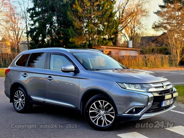 Grey Mitsubishi Outlander 2016 in Tallinn, with an engine capacity of 2.30 L and mileage of 202 thousand km for 9990 €, photo 3 on AUTOMOTO.COM.LV