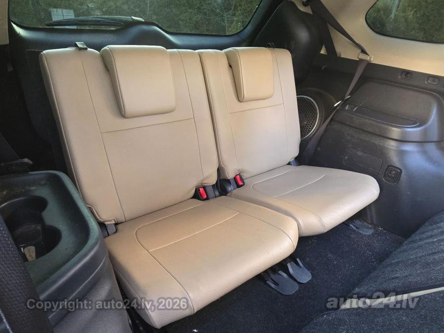 Pelēks Mitsubishi Outlander 2016 Tallina, ar dzinēja tilpumu 2.30 L un nobraukumu 202 tūkst. km par 9990 €, foto 16 vietnē AUTOMOTO.COM.LV