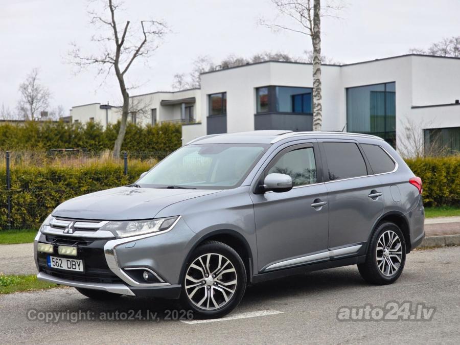 Pelēks Mitsubishi Outlander 2016 Tallina, ar dzinēja tilpumu 2.30 L un nobraukumu 202 tūkst. km par 9790 €, foto 1 vietnē AUTOMOTO.COM.LV