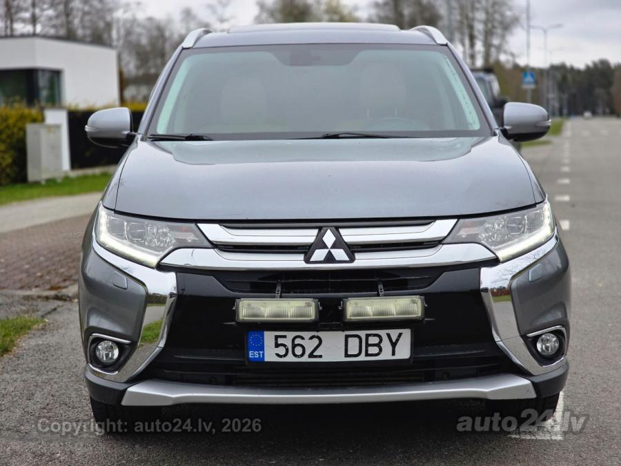 Pelēks Mitsubishi Outlander 2016 Tallina, ar dzinēja tilpumu 2.30 L un nobraukumu 202 tūkst. km par 9790 €, foto 3 vietnē AUTOMOTO.COM.LV