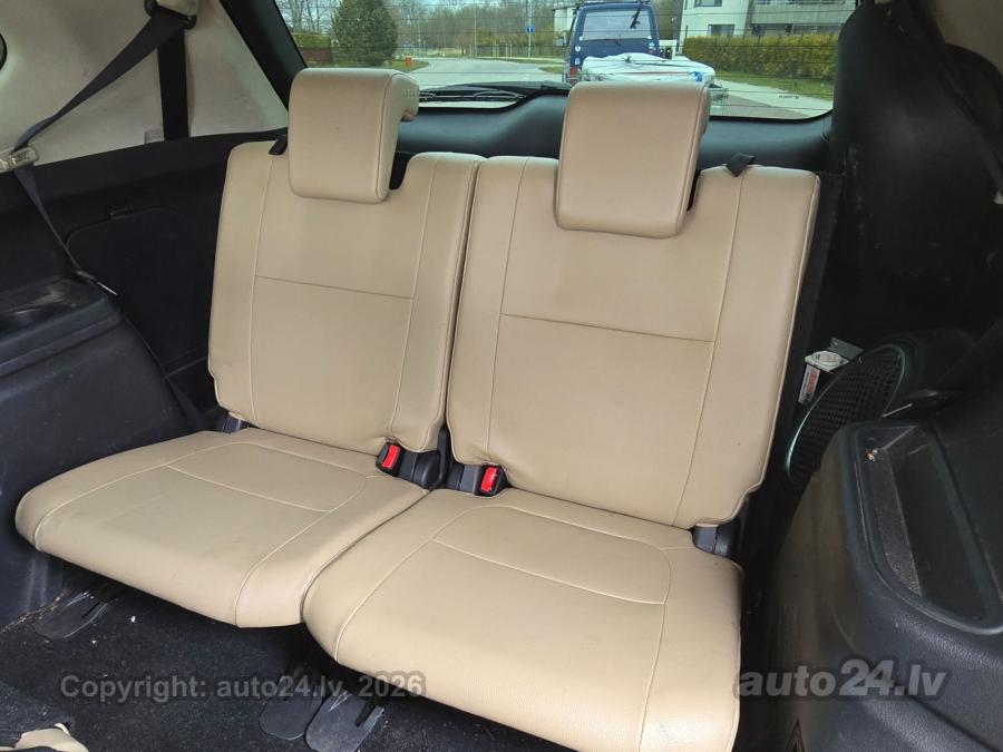 Pelēks Mitsubishi Outlander 2016 Tallina, ar dzinēja tilpumu 2.30 L un nobraukumu 202 tūkst. km par 9790 €, foto 15 vietnē AUTOMOTO.COM.LV
