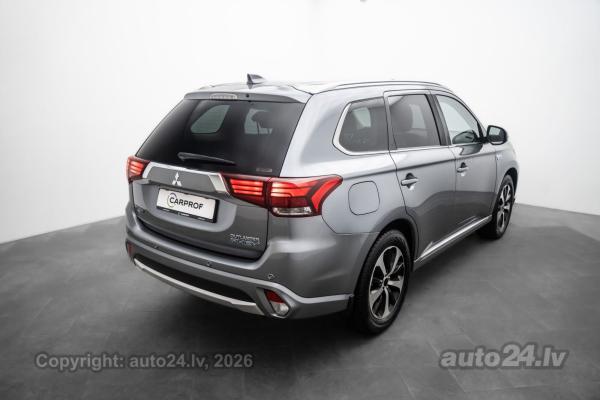 Mitsubishi Outlander 2017 Tallina vietnÄ PelÄks Mitsubishi Outlander 2017 Tallina, ar dzinÄja tilpumu 2.00 L un nobraukumu 191 tÅ«kst. km par 11999 ā¬, foto 6 vietnÄ AUTOMOTO.COM.LV