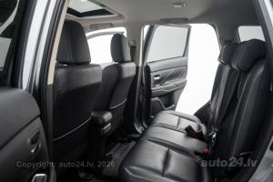 Pelēks Mitsubishi Outlander 2017 Tallina, ar dzinēja tilpumu 2.00 L un nobraukumu 191 tūkst. km par 11999 €, foto 10 vietnē AUTOMOTO.COM.LV
