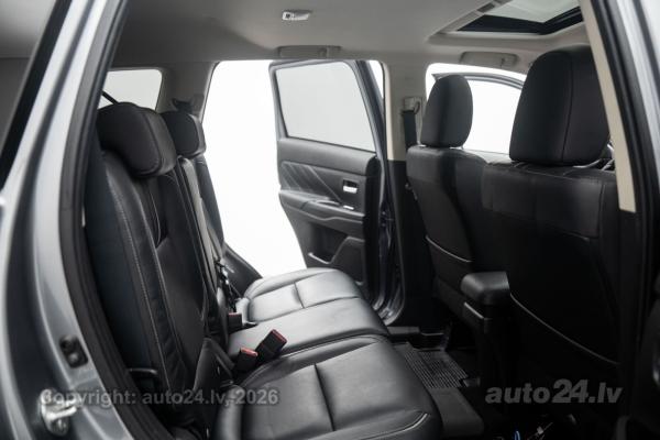 Mitsubishi Outlander 2017 Tallina vietnÄ PelÄks Mitsubishi Outlander 2017 Tallina, ar dzinÄja tilpumu 2.00 L un nobraukumu 191 tÅ«kst. km par 11999 ā¬, foto 11 vietnÄ AUTOMOTO.COM.LV