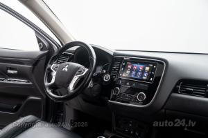 Grey Mitsubishi Outlander 2017 in Tallinn, with an engine capacity of 2.00 L and mileage of 191 thousand km for 11999 €, photo 13 on AUTOMOTO.COM.LV