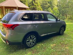 Pelēks Mitsubishi Outlander 2018 Tallina, ar dzinēja tilpumu 2.00 L un nobraukumu 144 tūkst. km par 15999 €, foto 3 vietnē AUTOMOTO.COM.LV