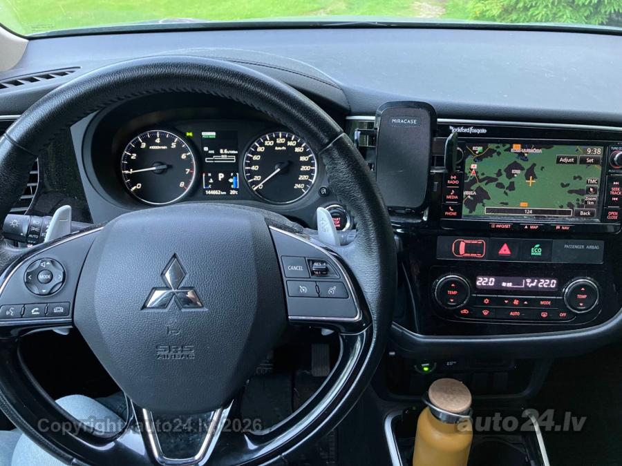 Pelēks Mitsubishi Outlander 2018 Tallina, ar dzinēja tilpumu 2.00 L un nobraukumu 144 tūkst. km par 15999 €, foto 7 vietnē AUTOMOTO.COM.LV