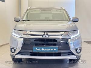Pelēks Mitsubishi Outlander 2018 Tallina, ar dzinēja tilpumu 2.00 L un nobraukumu 147 tūkst. km par 14900 €, foto 3 vietnē AUTOMOTO.COM.LV