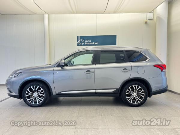 Pelēks Mitsubishi Outlander 2018 Tallina, ar dzinēja tilpumu 2.00 L un nobraukumu 147 tūkst. km par 14900 €, foto 3 vietnē AUTOMOTO.COM.LV