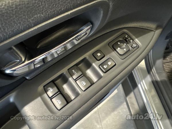 Pelēks Mitsubishi Outlander 2018 Tallina, ar dzinēja tilpumu 2.00 L un nobraukumu 147 tūkst. km par 14900 €, foto 9 vietnē AUTOMOTO.COM.LV