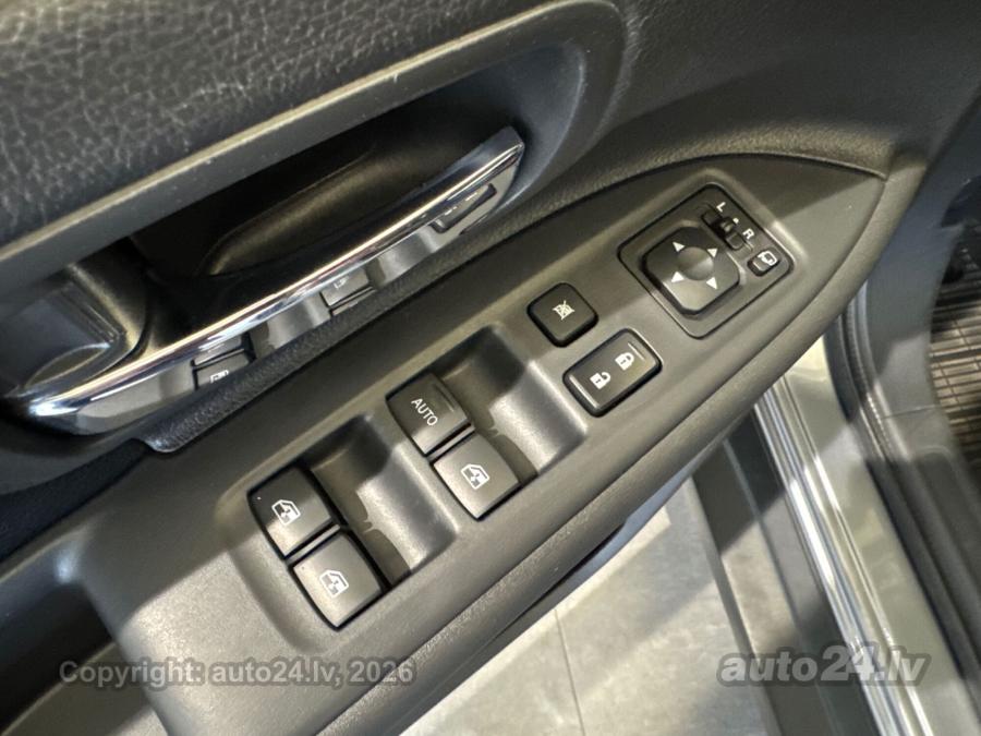 Pelēks Mitsubishi Outlander 2018 Tallina, ar dzinēja tilpumu 2.00 L un nobraukumu 147 tūkst. km par 14900 €, foto 10 vietnē AUTOMOTO.COM.LV