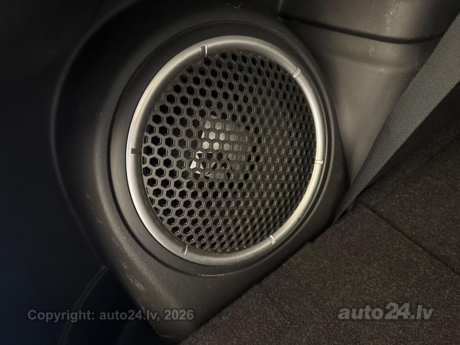 Pelēks Mitsubishi Outlander 2018 Tallina, ar dzinēja tilpumu 2.00 L un nobraukumu 147 tūkst. km par 14900 €, foto 26 vietnē AUTOMOTO.COM.LV