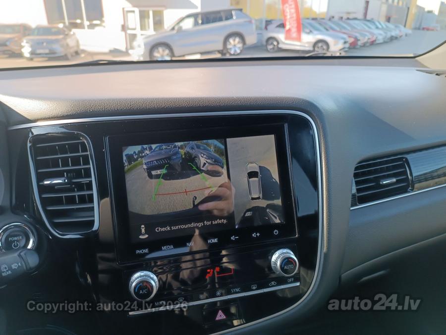 Pelēks Mitsubishi Outlander 2021 Tallina, ar dzinēja tilpumu 2.40 L un nobraukumu 73 tūkst. km par 25990 €, foto 43 vietnē AUTOMOTO.COM.LV