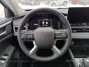 Grey Mitsubishi Outlander 2026 in Tallinn, with an engine capacity of 2.40 L and mileage of 41 thousand km for 52900 €, photo 18 on AUTOMOTO.COM.LV
