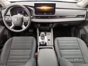 Grey Mitsubishi Outlander 2026 in Tallinn, with an engine capacity of 2.40 L and mileage of 2 thousand km for 50990 €, photo 6 on AUTOMOTO.COM.LV