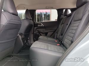 Grey Mitsubishi Outlander 2026 in Tallinn, with an engine capacity of 2.40 L and mileage of 2 thousand km for 50990 €, photo 9 on AUTOMOTO.COM.LV