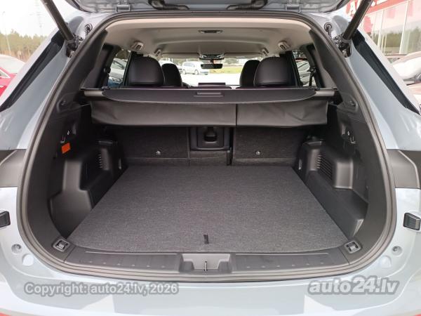 Grey Mitsubishi Outlander 2026 in Tallinn, with an engine capacity of 2.40 L and mileage of 2 thousand km for 50990 €, photo 9 on AUTOMOTO.COM.LV