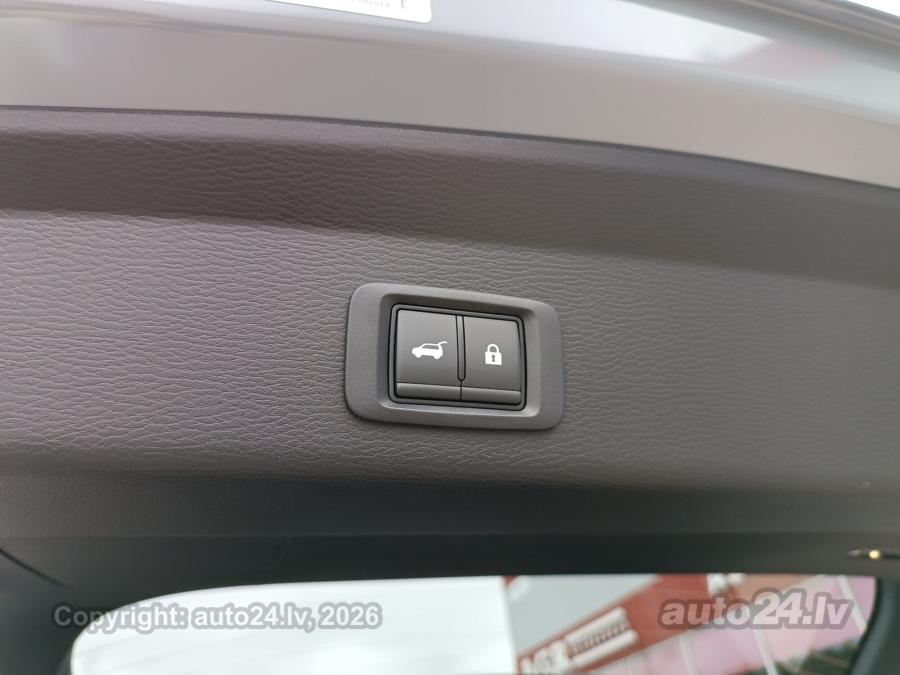 Grey Mitsubishi Outlander 2026 in Tallinn, with an engine capacity of 2.40 L and mileage of 2 thousand km for 50990 €, photo 13 on AUTOMOTO.COM.LV