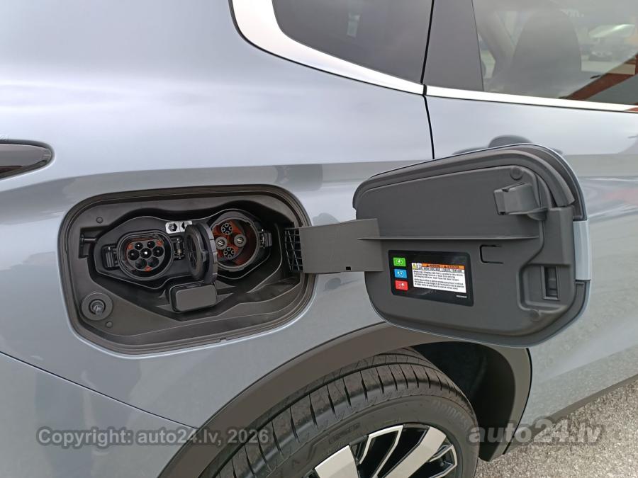 Grey Mitsubishi Outlander 2026 in Tallinn, with an engine capacity of 2.40 L and mileage of 2 thousand km for 50990 €, photo 15 on AUTOMOTO.COM.LV