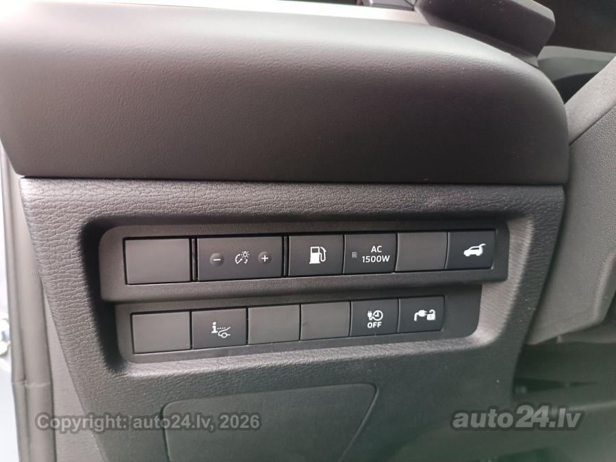 Grey Mitsubishi Outlander 2026 in Tallinn, with an engine capacity of 2.40 L and mileage of 2 thousand km for 50990 €, photo 17 on AUTOMOTO.COM.LV