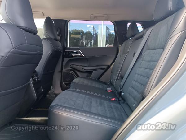 Pelēks Mitsubishi Outlander 2026 Tallina, ar dzinēja tilpumu 2.40 L un nobraukumu 0 tūkst. km par 48990 €, foto 8 vietnē AUTOMOTO.COM.LV