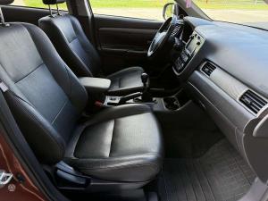 Orange Mitsubishi Outlander 2012 in Siauliai, with an engine capacity of 2.27 L and mileage of 243 thousand km for 8450 €, photo 24 on AUTOMOTO.COM.LV