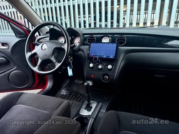 Red Mitsubishi Outlander 2003 in Tallinn, with an engine capacity of 2.40 L and mileage of 275 thousand km for 1499 €, photo 11 on AUTOMOTO.COM.LV